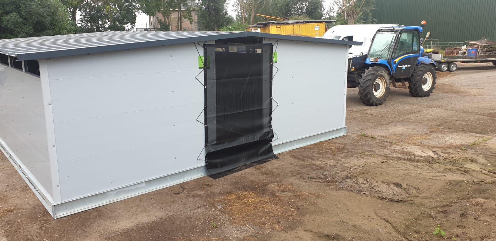 Quinto calf hutch with livestock curtain | Topcalf